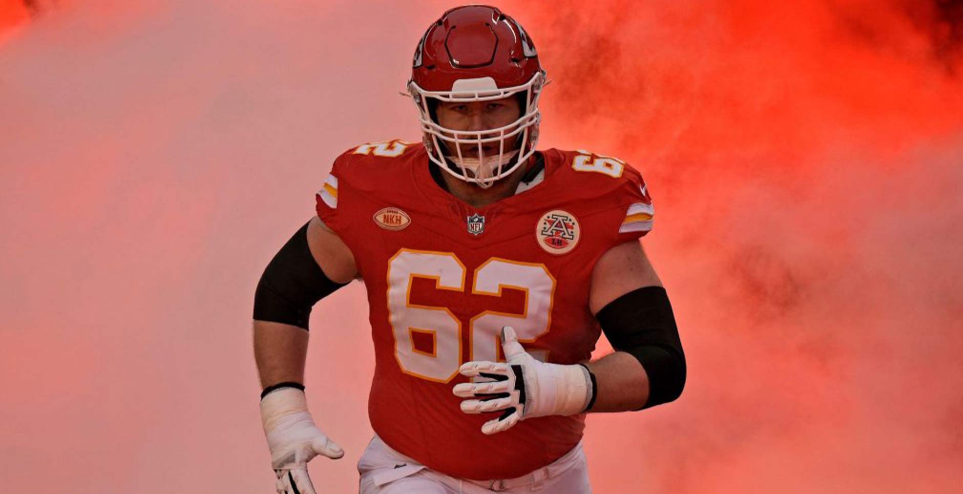 Chiefs Keep the Hot Hand at Tackle - Chiefs Blitz